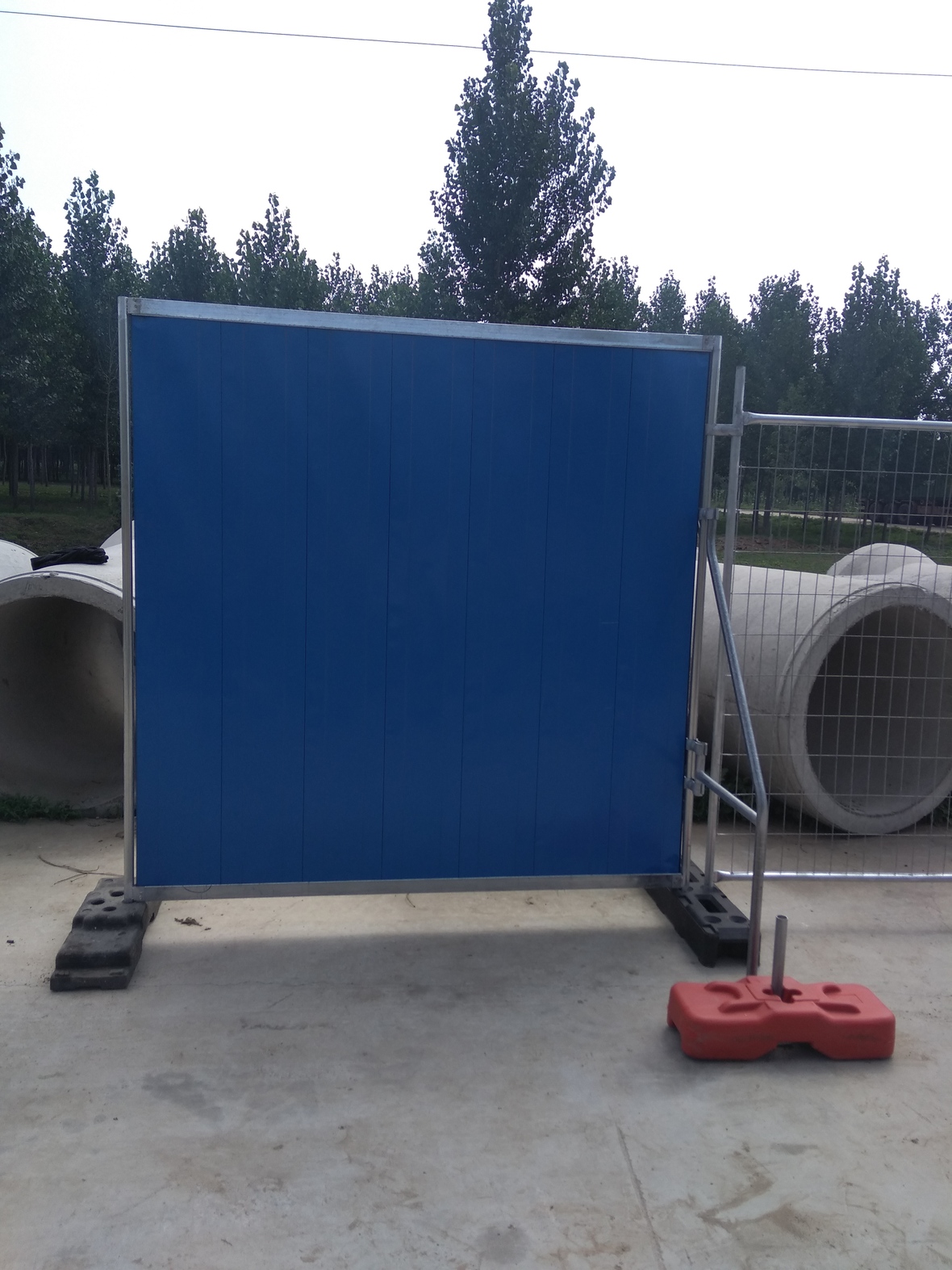 Temporary Fencing Panels Combine with Noise Barriers
